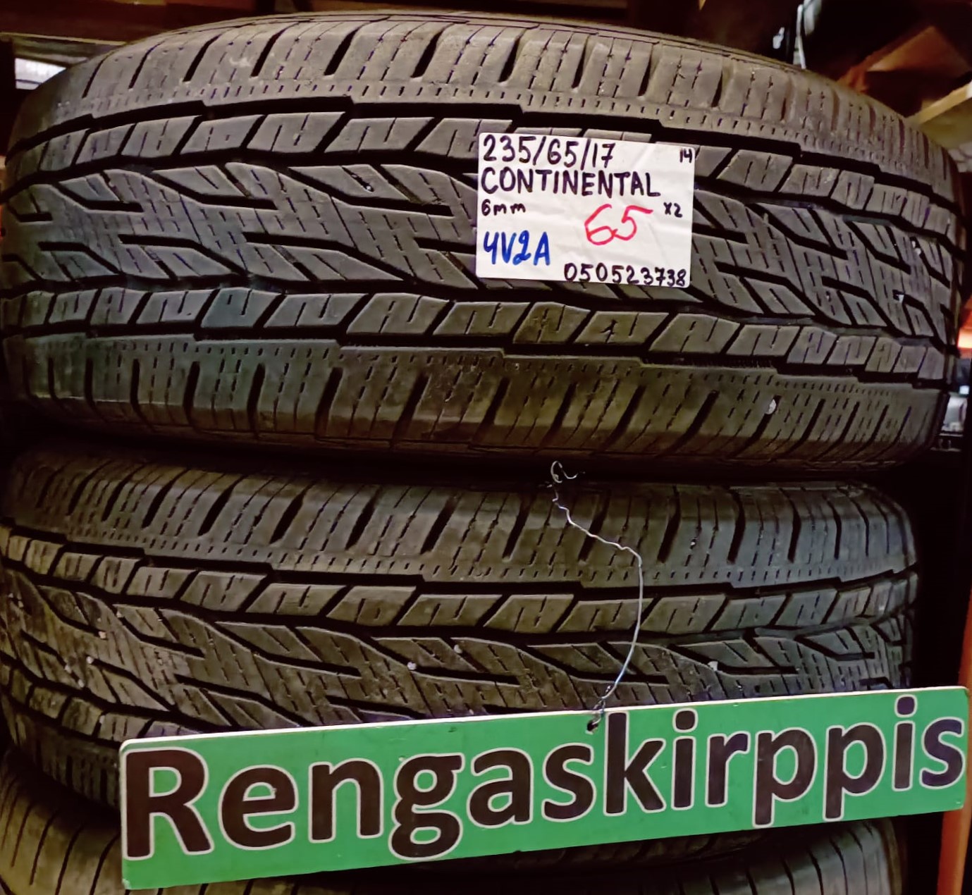 235/65R17 Continental kitka 6mm / 4V2A - Rengaskirppis