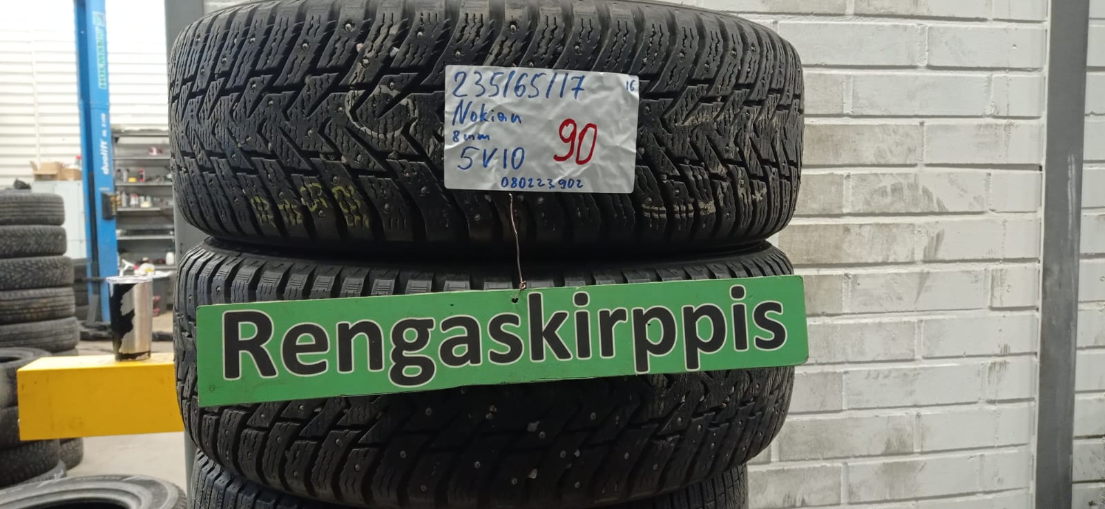 K 235/65R17 Nokian nasta 8mm DOT16 5V10 - Rengaskirppis