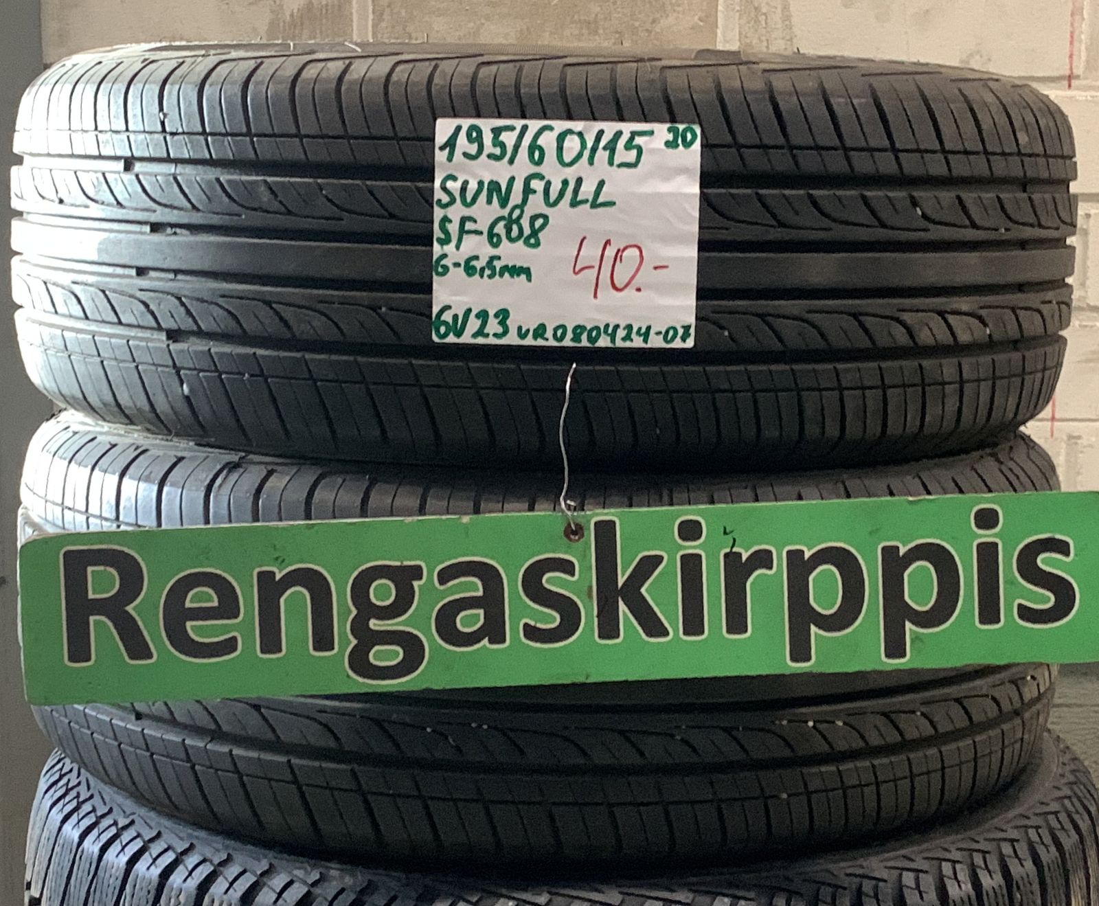 195/60R15 Sunfull SF688 kesä 6-6,5mm / 6V23 - Rengaskirppis